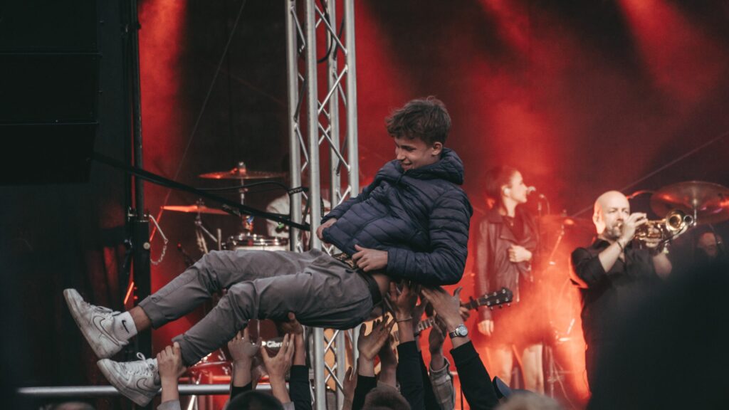 GALERII > 2 Quick Start rokkis Hiiumaa Pruulikoja ja Resto avatuks ...