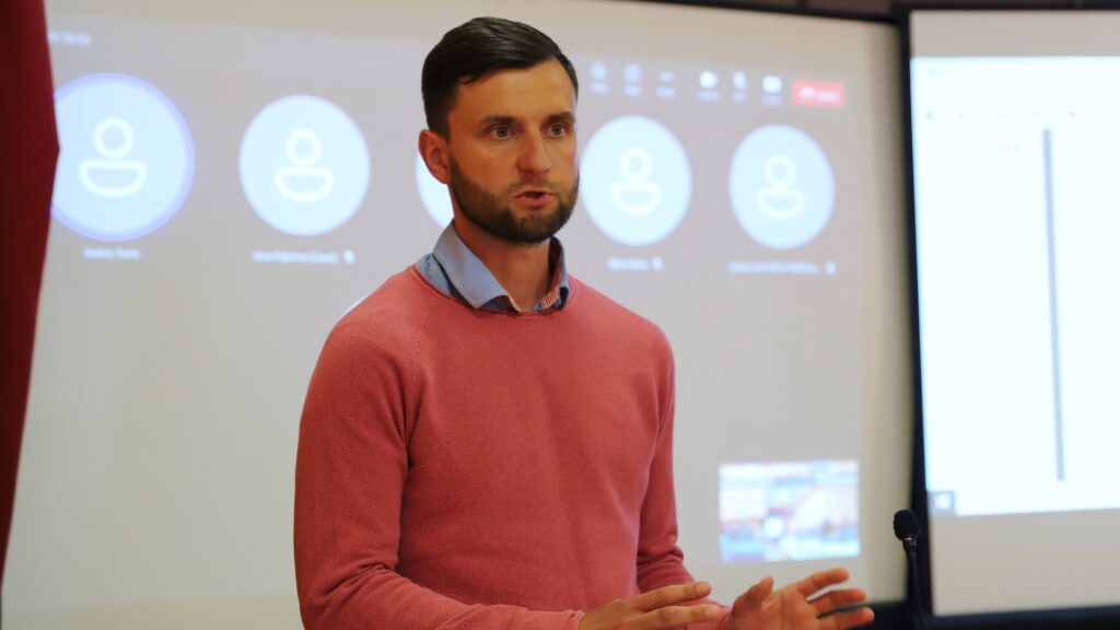 Maksud on selleks, et riiki arendada - Hiiu Leht